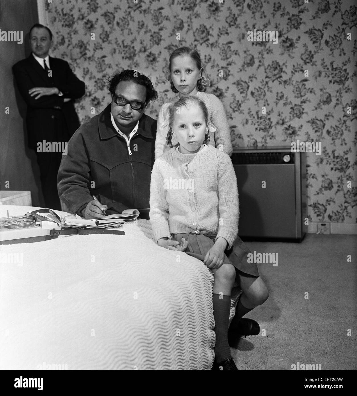 Dad two daughters twins in Black and White Stock Photos & Images - Alamy