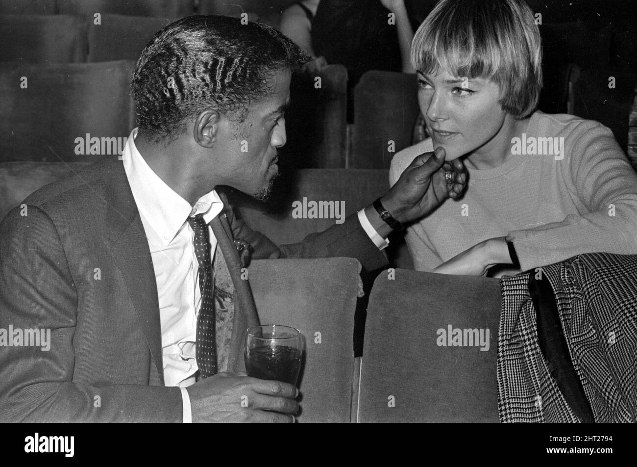 Sammy davis and may britt hi-res stock photography and images - Alamy