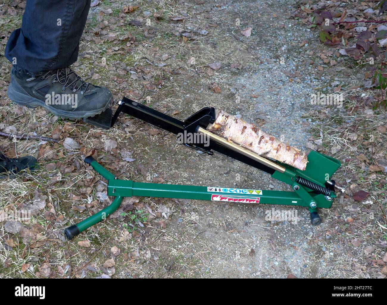 Wood splitting tools hi-res stock photography and images - Alamy