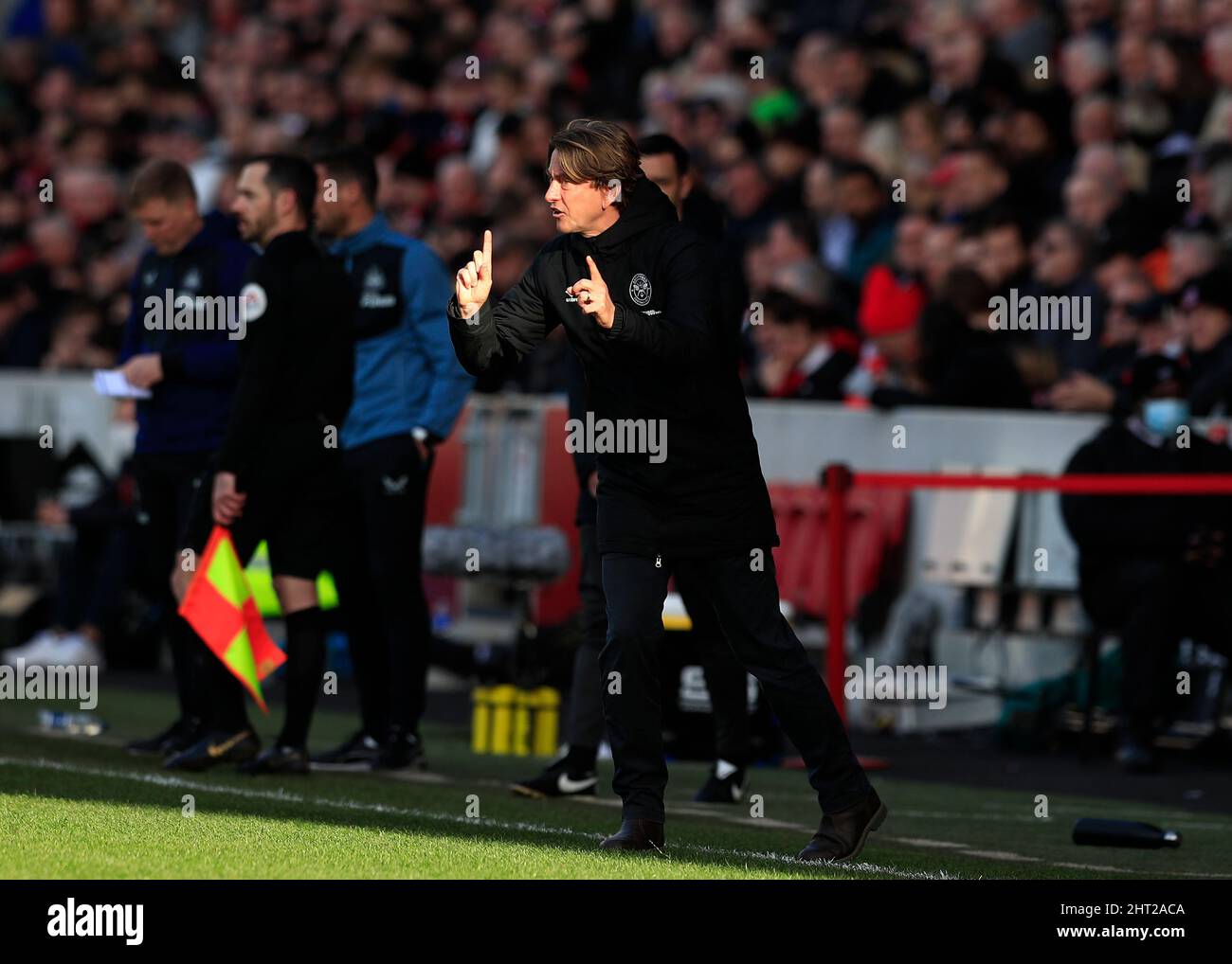 Football manager shouting at players hi-res stock photography and ...