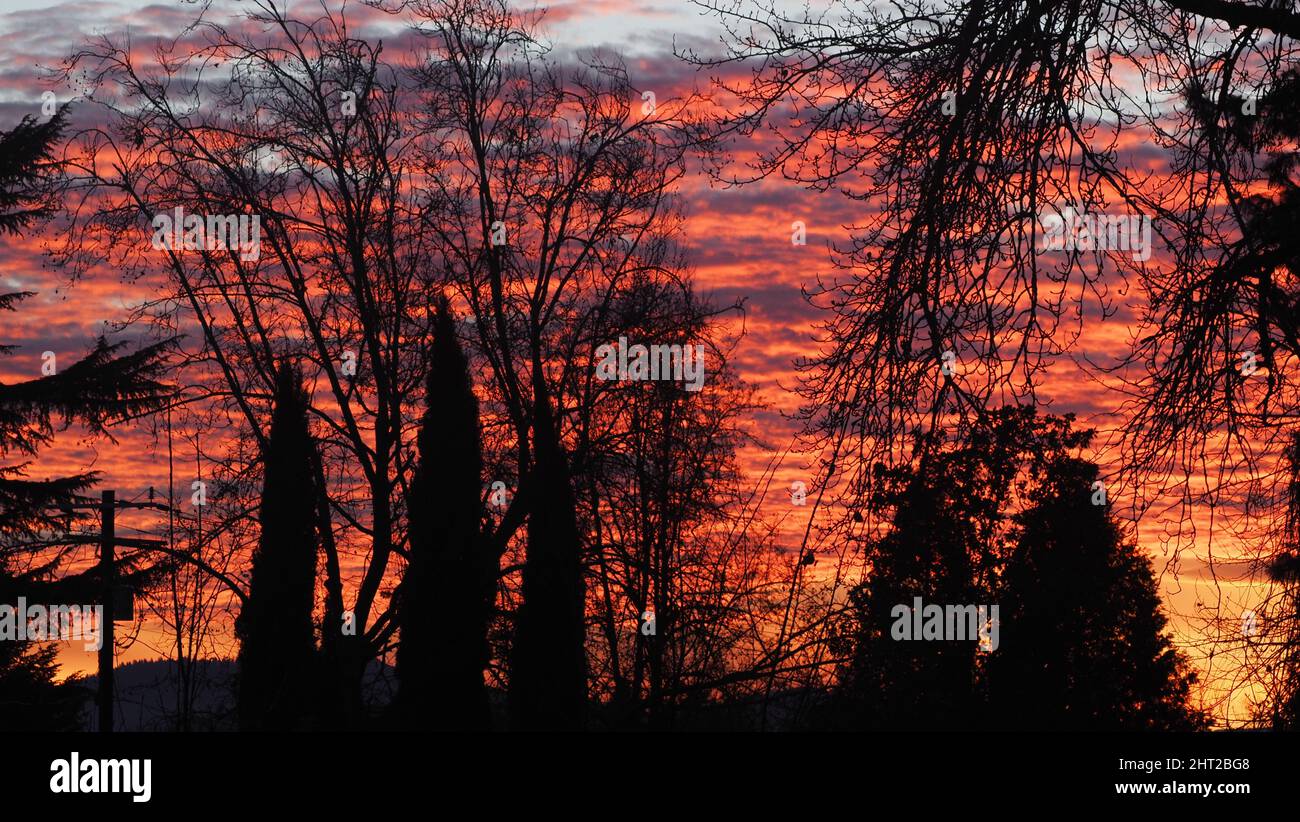 Rogue Valley during winter sunset, Oregon Stock Photo - Alamy