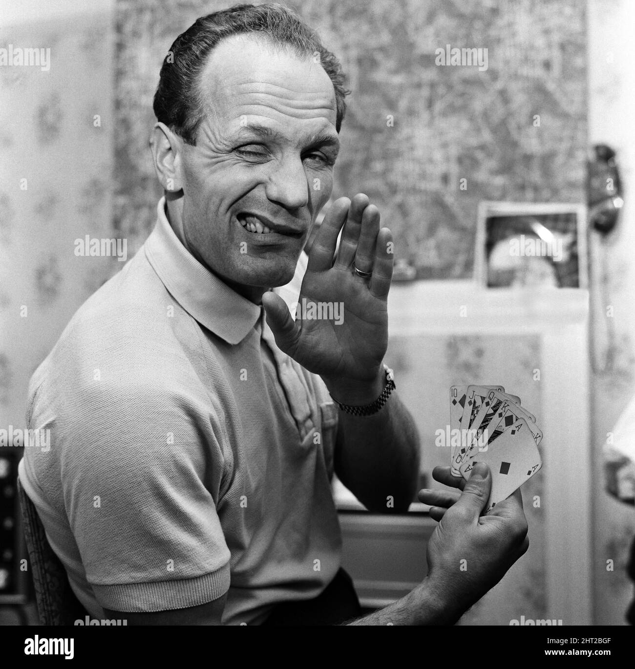 Henry Cooper spending the eve of his big fight against Cassius Clay ...