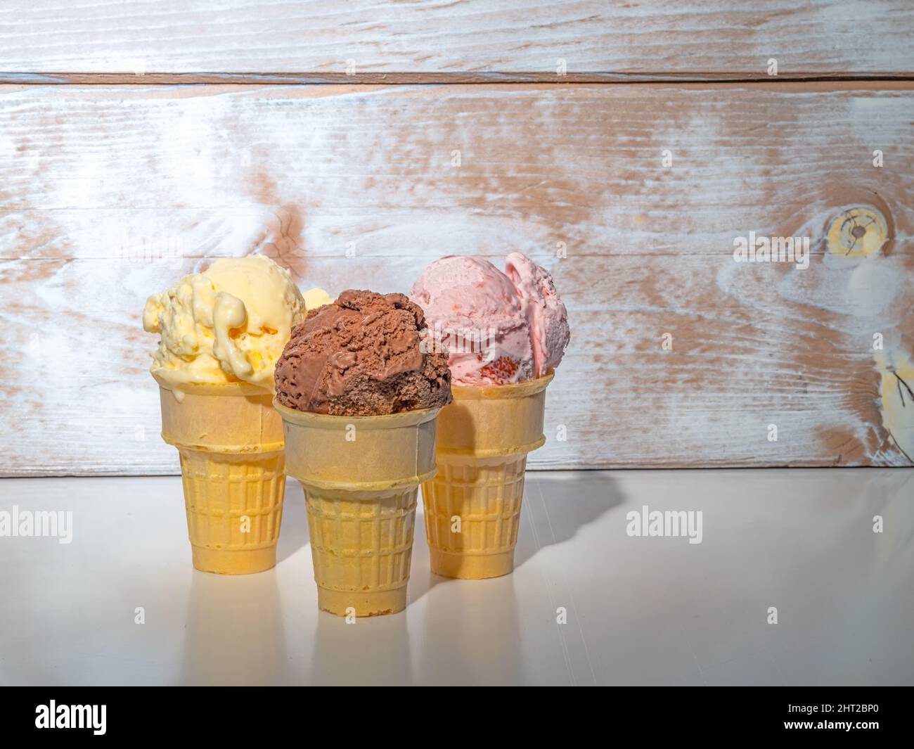 Ice cream scoops cone hi-res stock photography and images - Alamy
