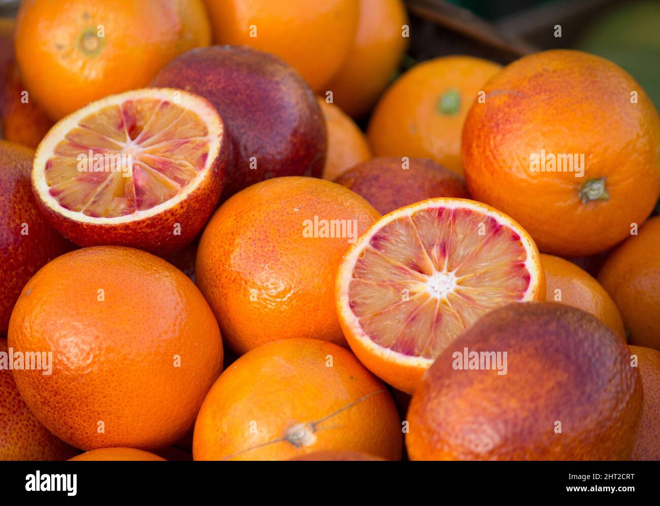 Blood orange segments hi-res stock photography and images - Alamy