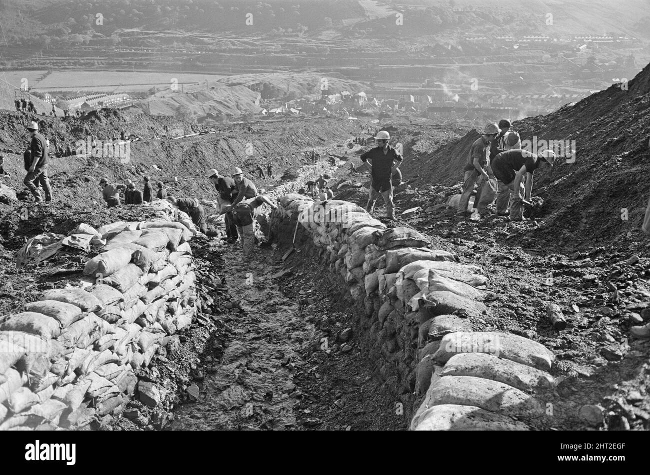 Aberfan 21st october 1966 Black and White Stock Photos & Images - Alamy