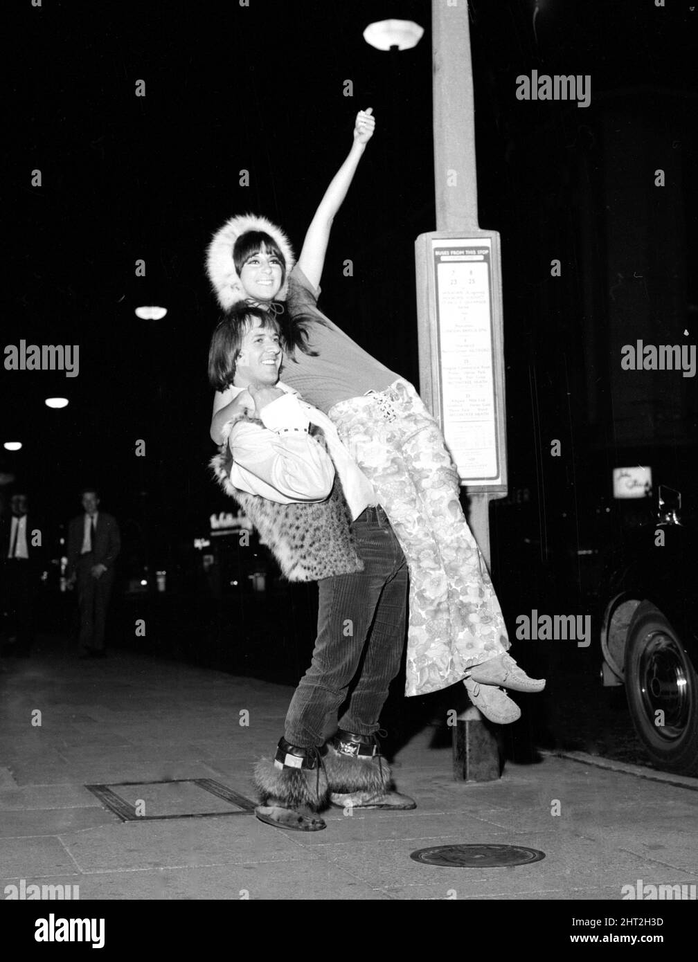 Sonny cher 1965 hi-res stock photography and images - Alamy