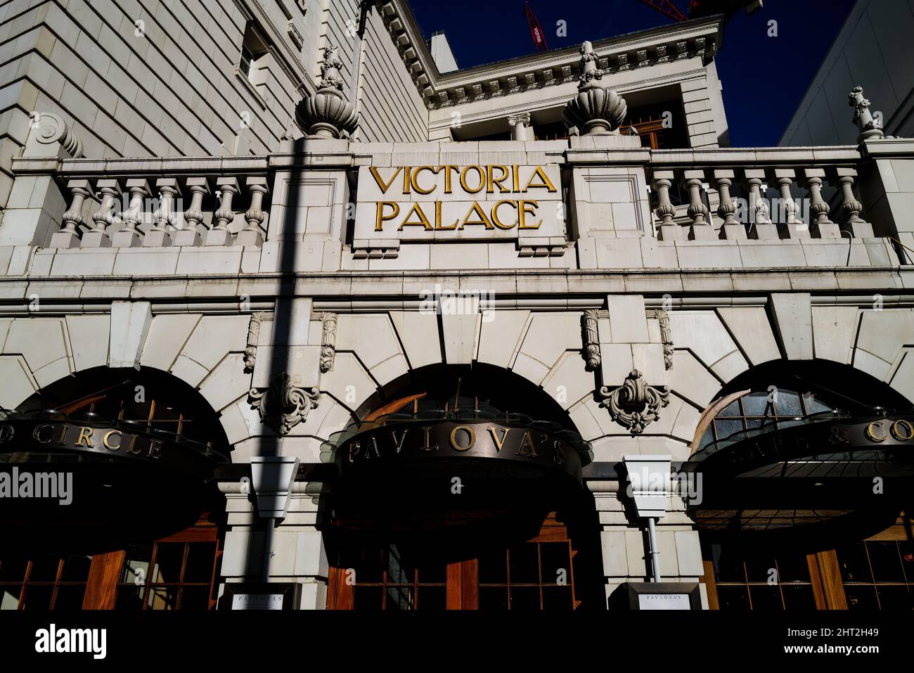 Victoria Palace Theatre Stock Photo - Alamy