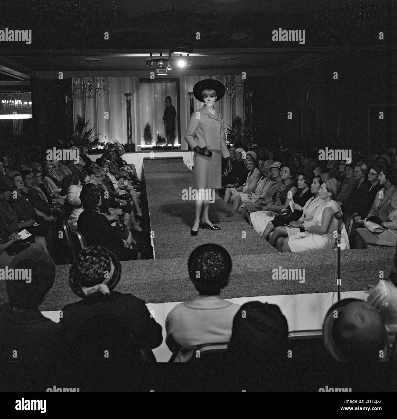 Model Sheelah Wilson retires from modelling after 17 years. She is ...