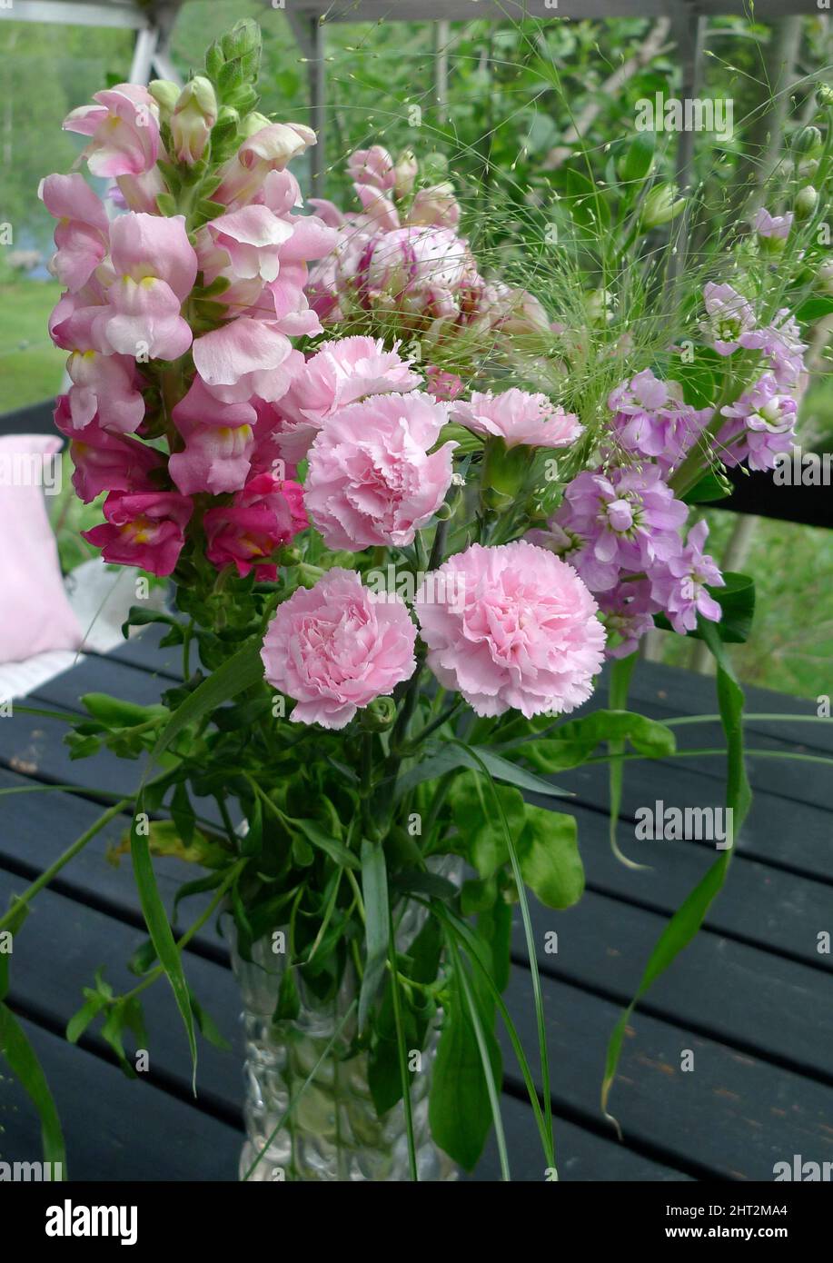 Pink flower bouquet Stock Photo - Alamy
