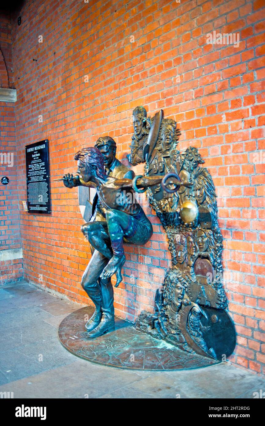 David Bowie Sculpture The Earthly Messenger, Market Square Arch ...