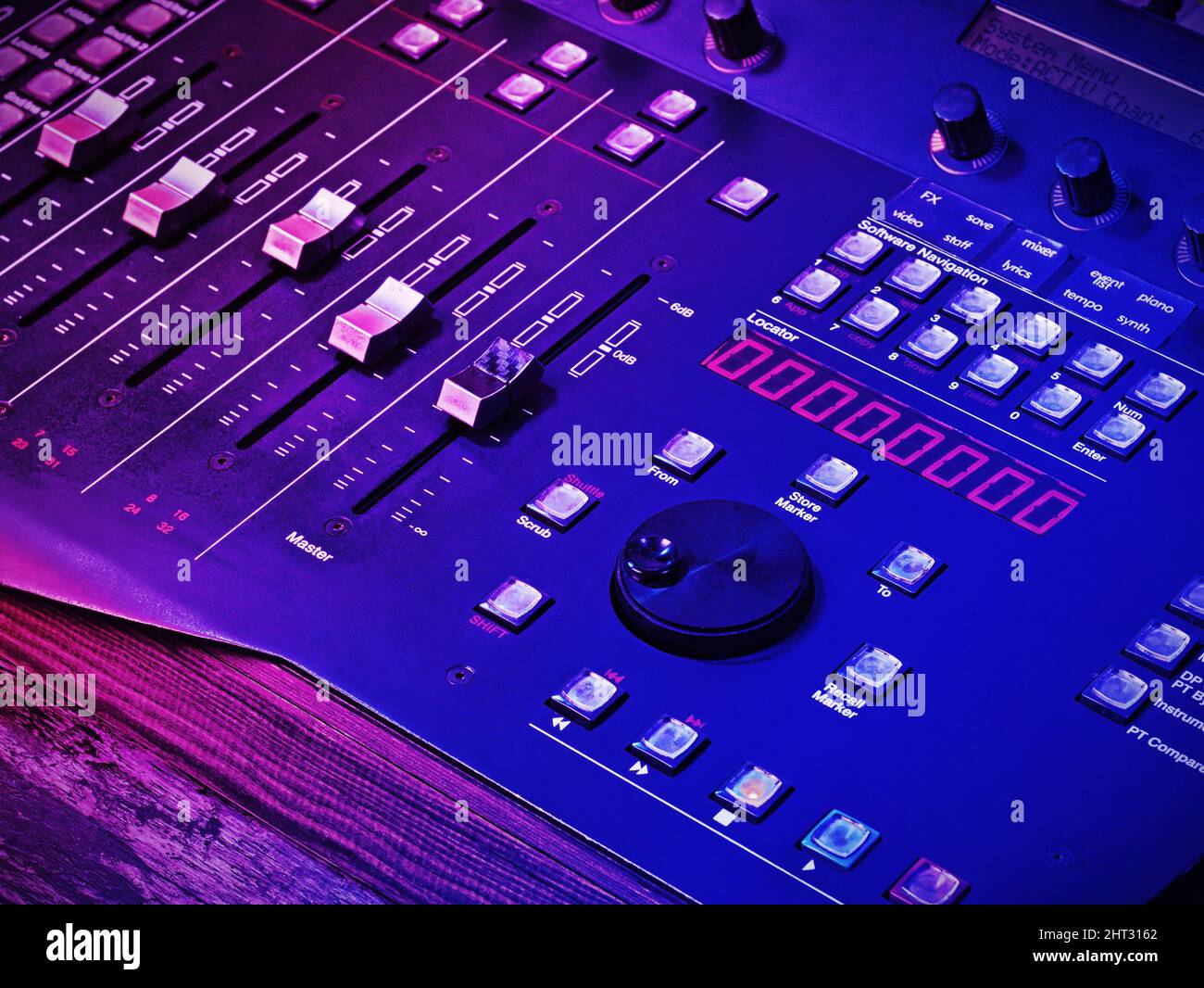 Video edit suite hi-res stock photography and images - Alamy