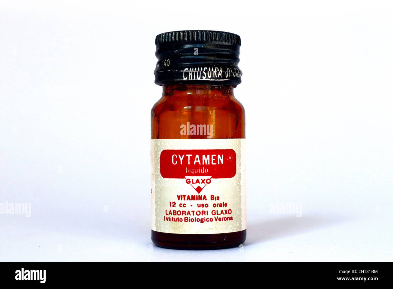 Vintage 1963 CYTAMEN GLAXO Dropper Bottle medicine with Vitamin B12 for ...