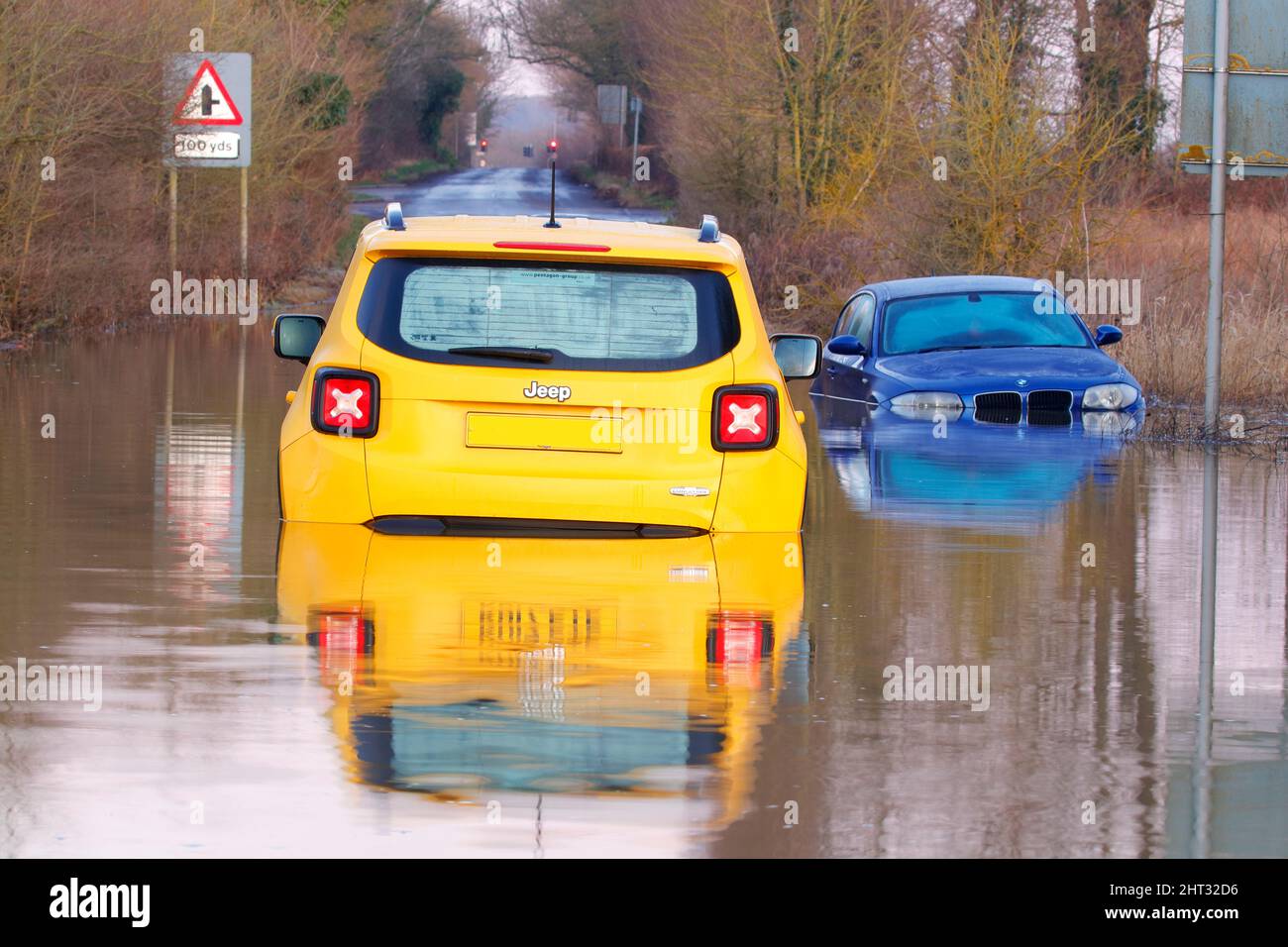 Bmw in floodwater hi-res stock photography and images - Alamy