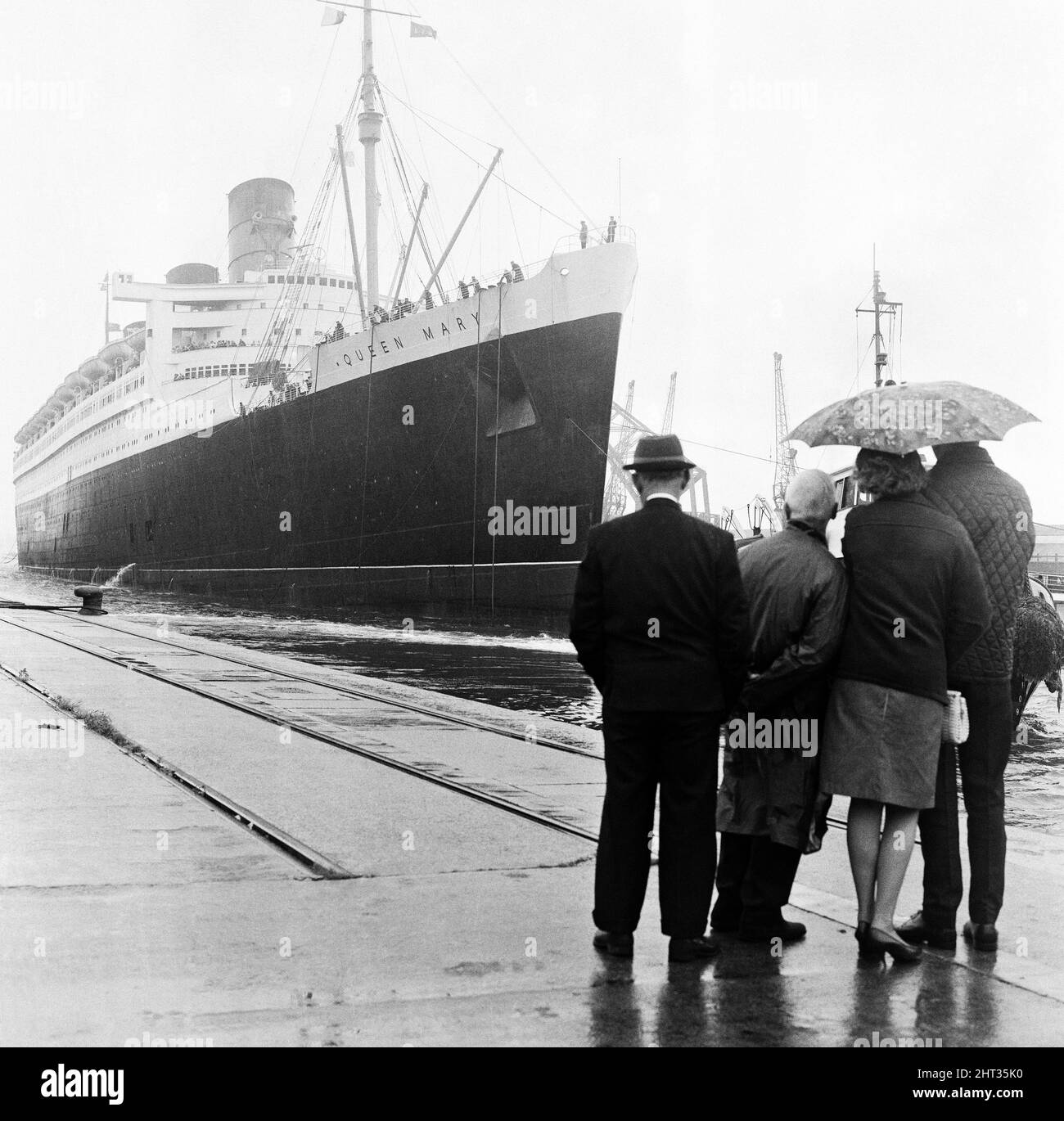 Cunard white star line hi-res stock photography and images - Alamy