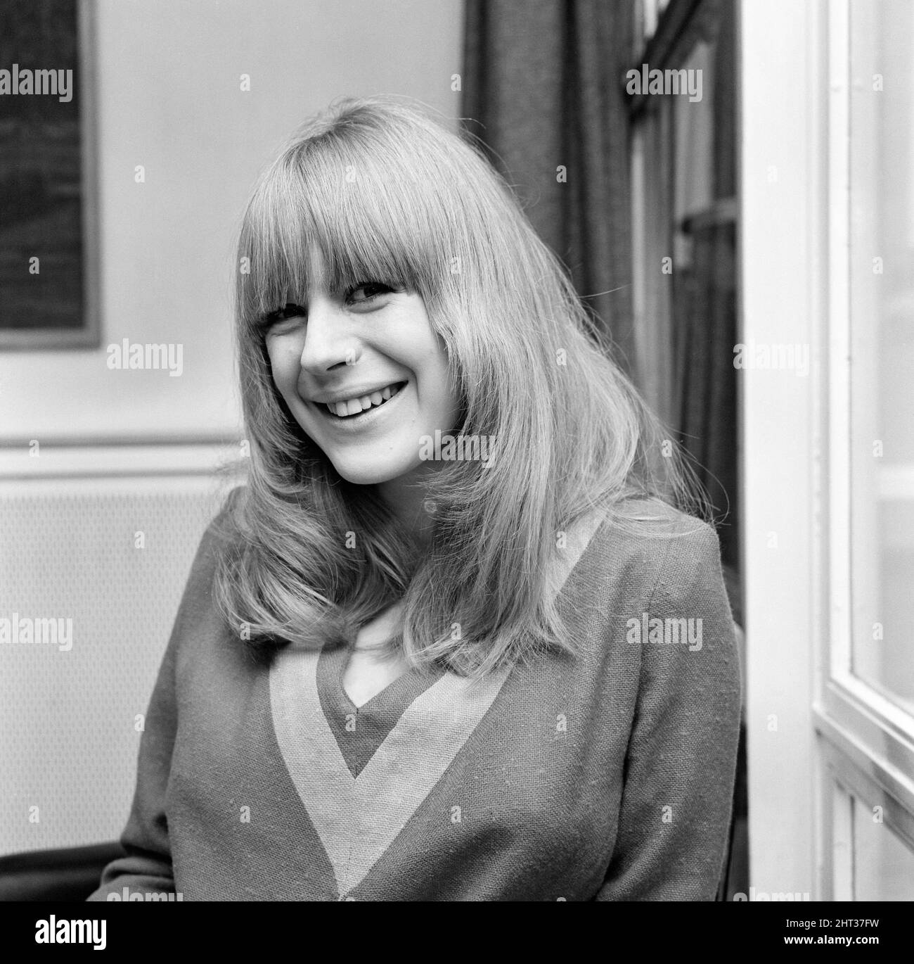 Marianne Faithfull 60s Makeup