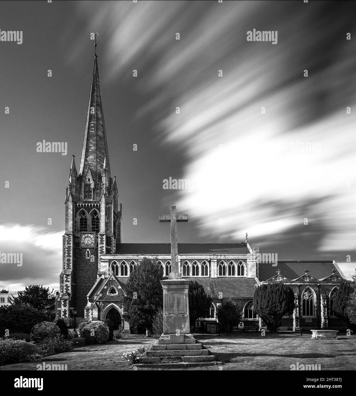 St martins church, dorking hi-res stock photography and images - Alamy