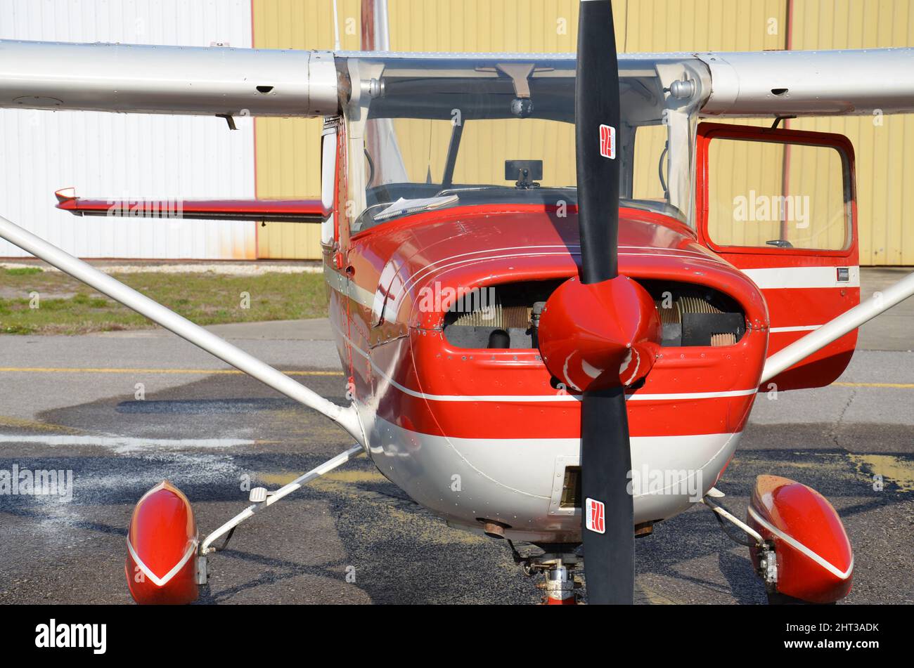 Cessna 150 plane hi-res stock photography and images - Alamy