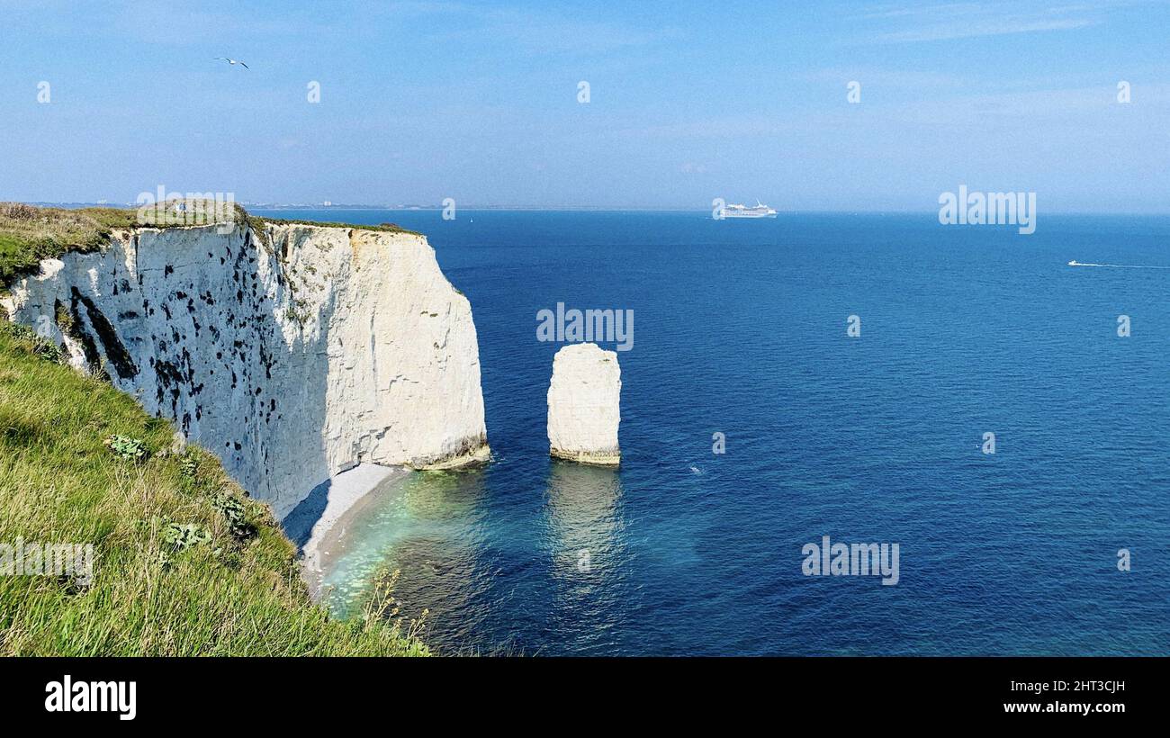 White chalk cliffs wind hi-res stock photography and images - Alamy