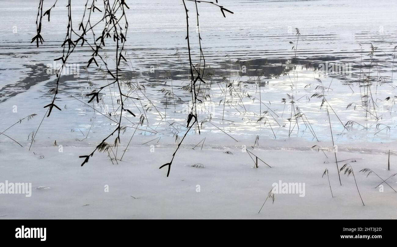Spring ice hi-res stock photography and images - Alamy