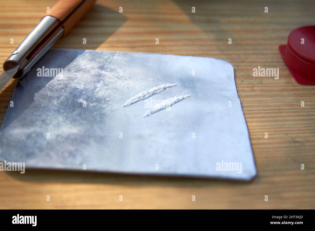 Coke lines hi-res stock photography and images - Alamy