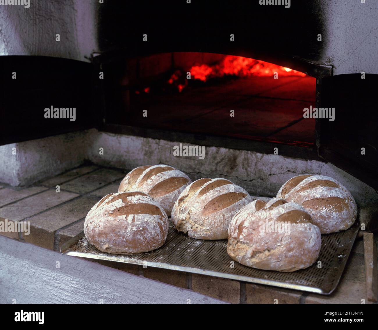 Bake fresh bread hi-res stock photography and images - Alamy