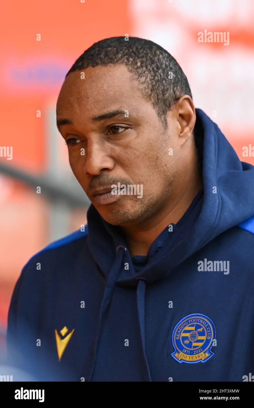 Paul Ince manager of Reading before the game Stock Photo - Alamy
