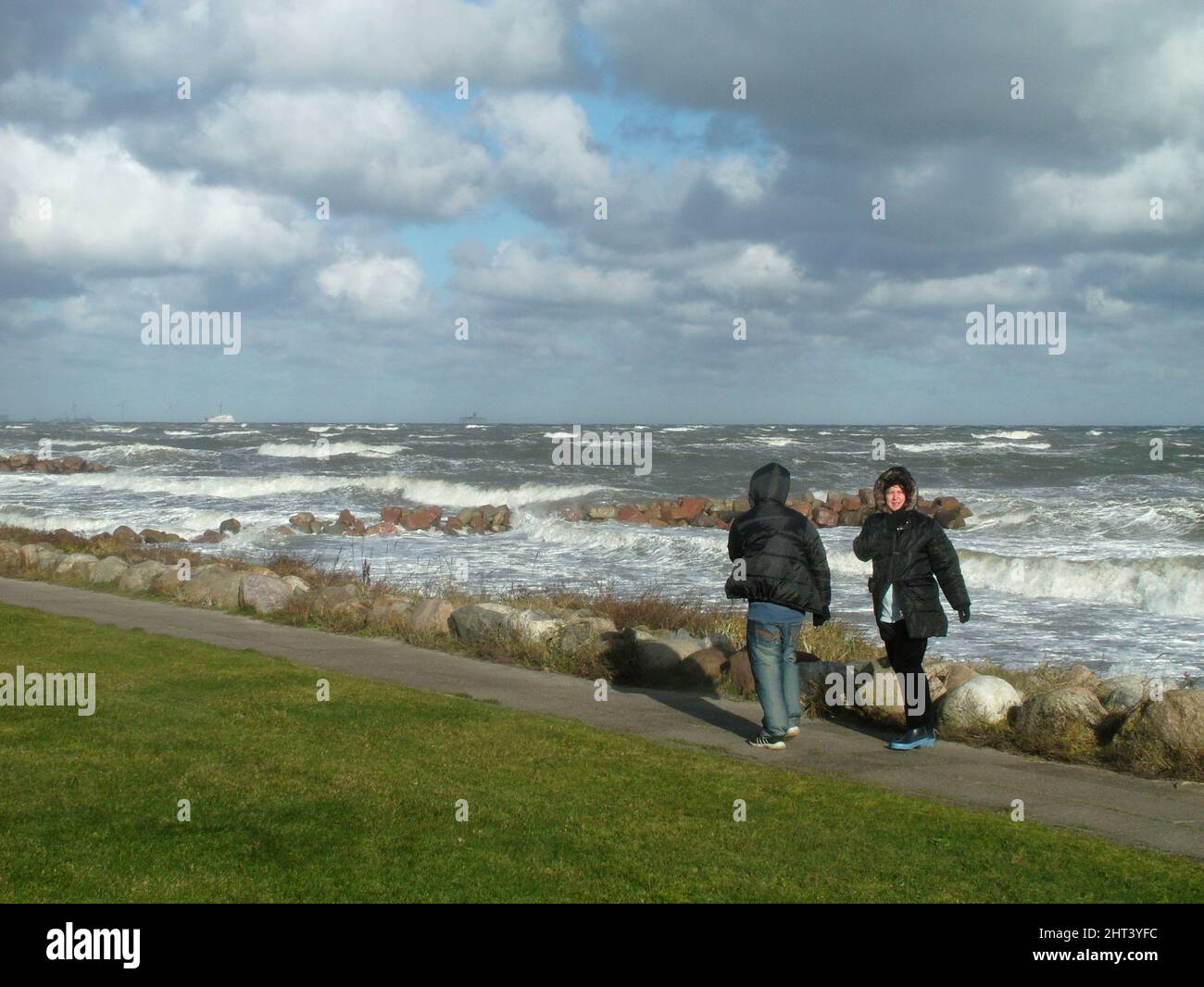 Windy walk hi-res stock photography and images - Alamy