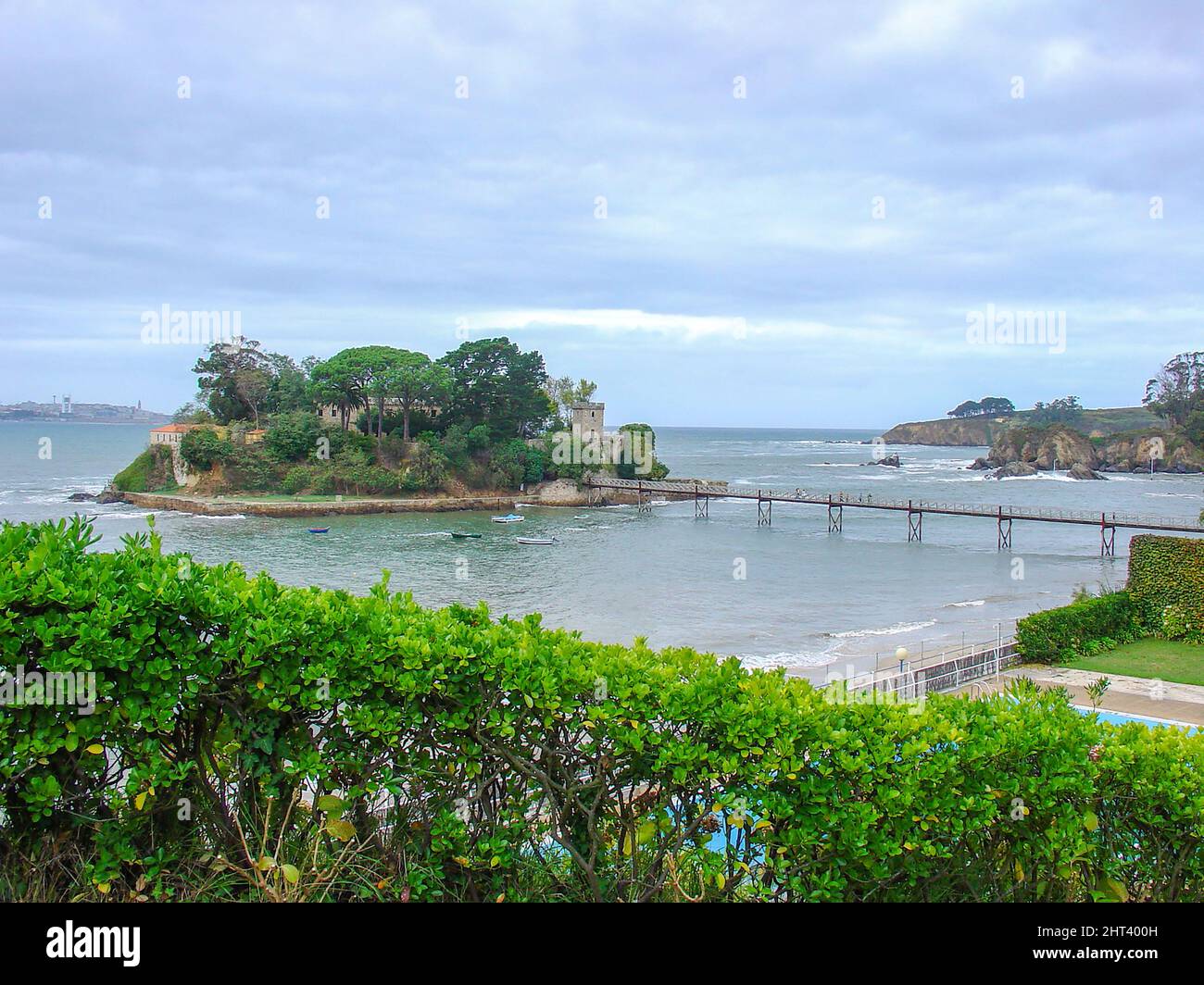 Castillo Santa Cruz, Castle on Galiza small island, is a castle on an island of the same name in ...