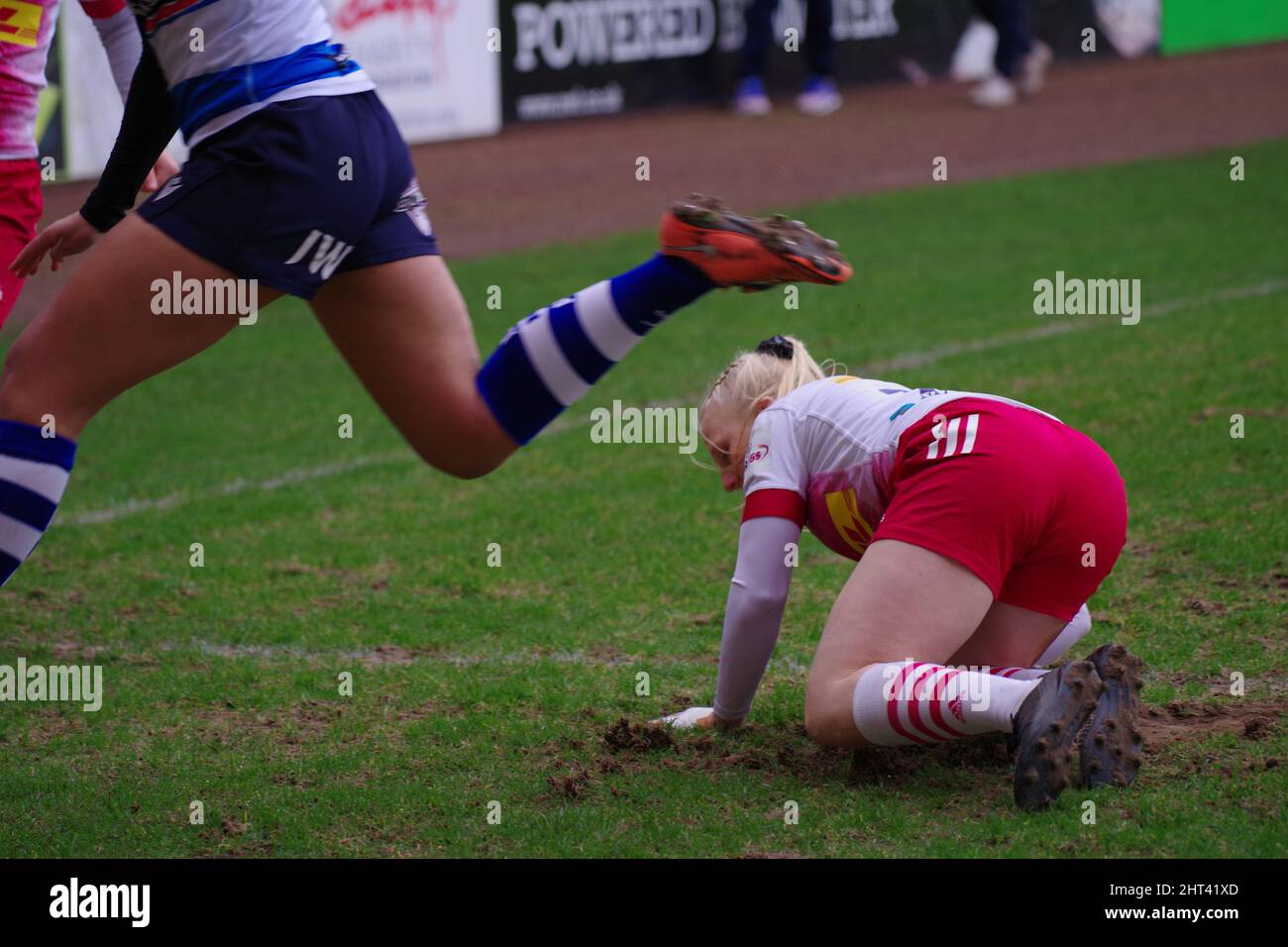 Darlington, England, 26 February 2022. Heather Cowell scoring a try for ...