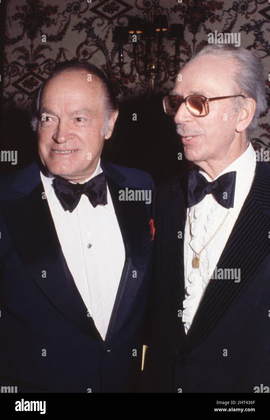 Bob hope 1980 hi-res stock photography and images - Alamy