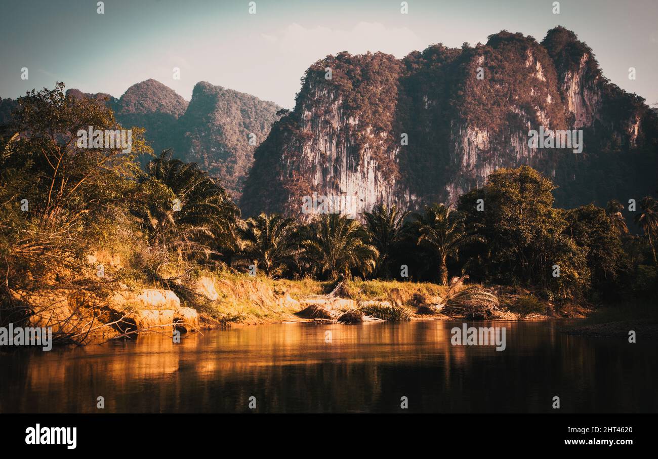 Jungle scenery hi-res stock photography and images - Alamy