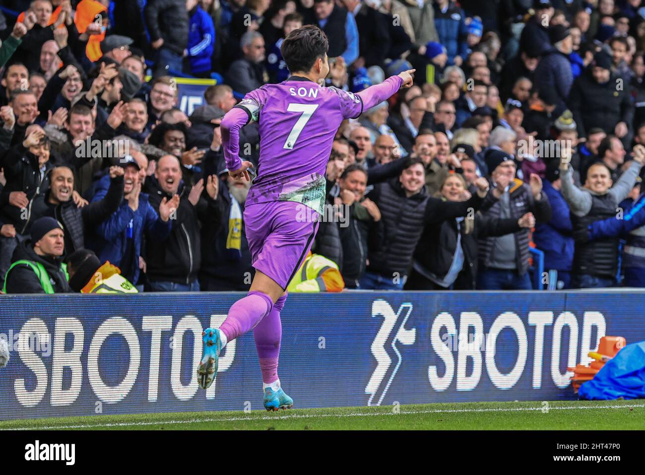 Heung min son 2022 celebration hi-res stock photography and images - Alamy