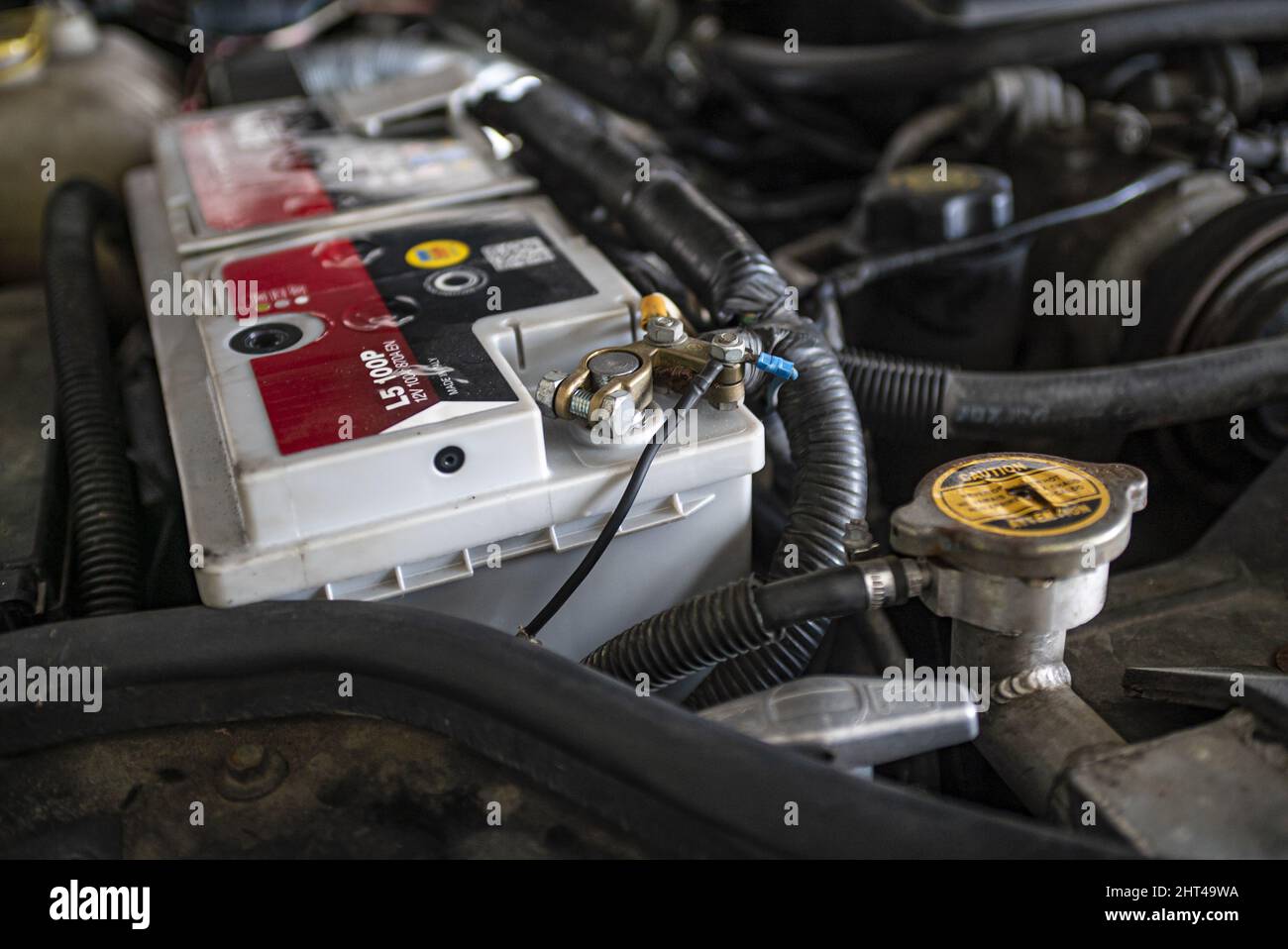 Man changing battery hi-res stock photography and images - Alamy
