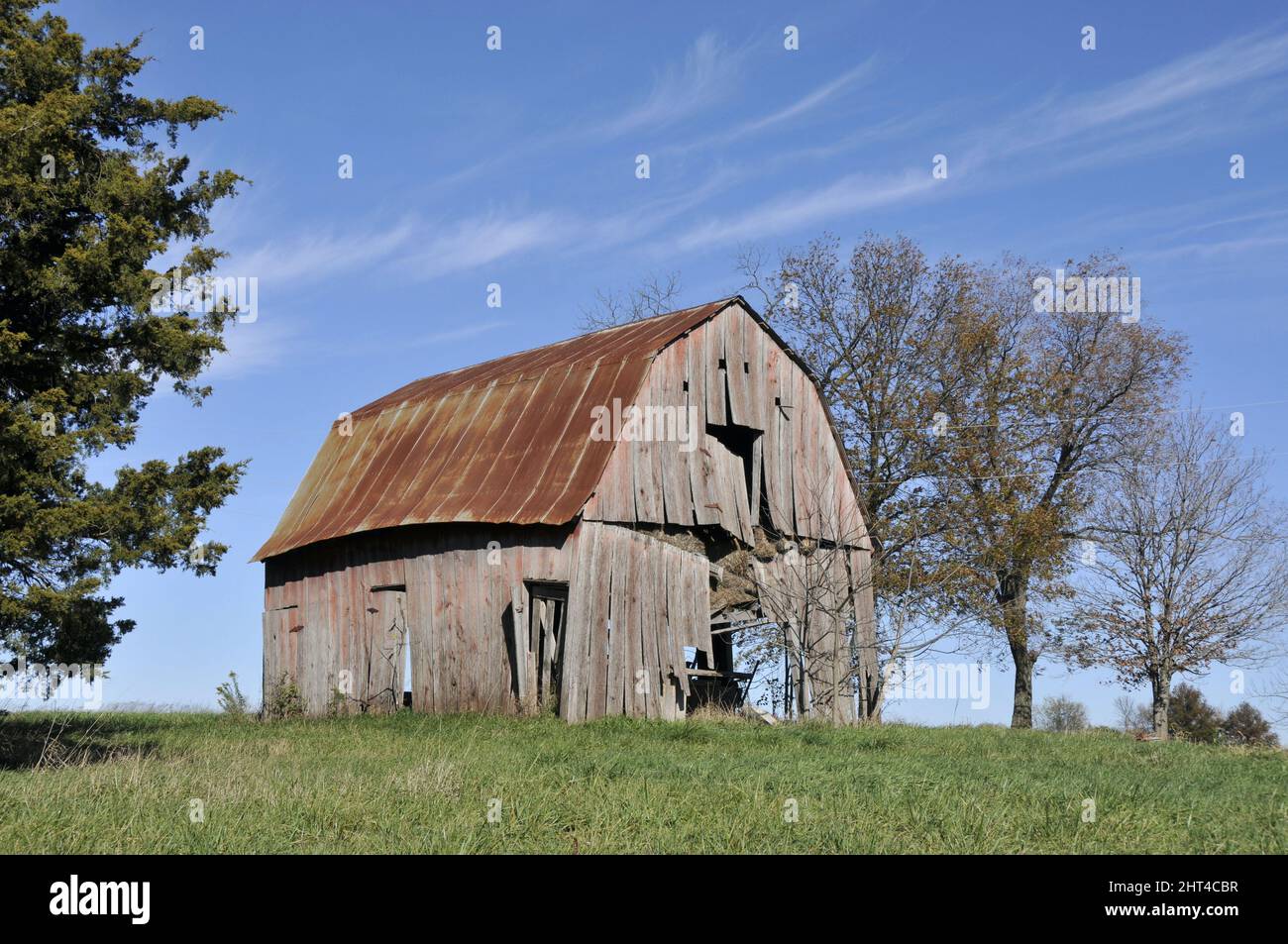 Old wooden barn on a farm in Missouri Stock Photo - Alamy