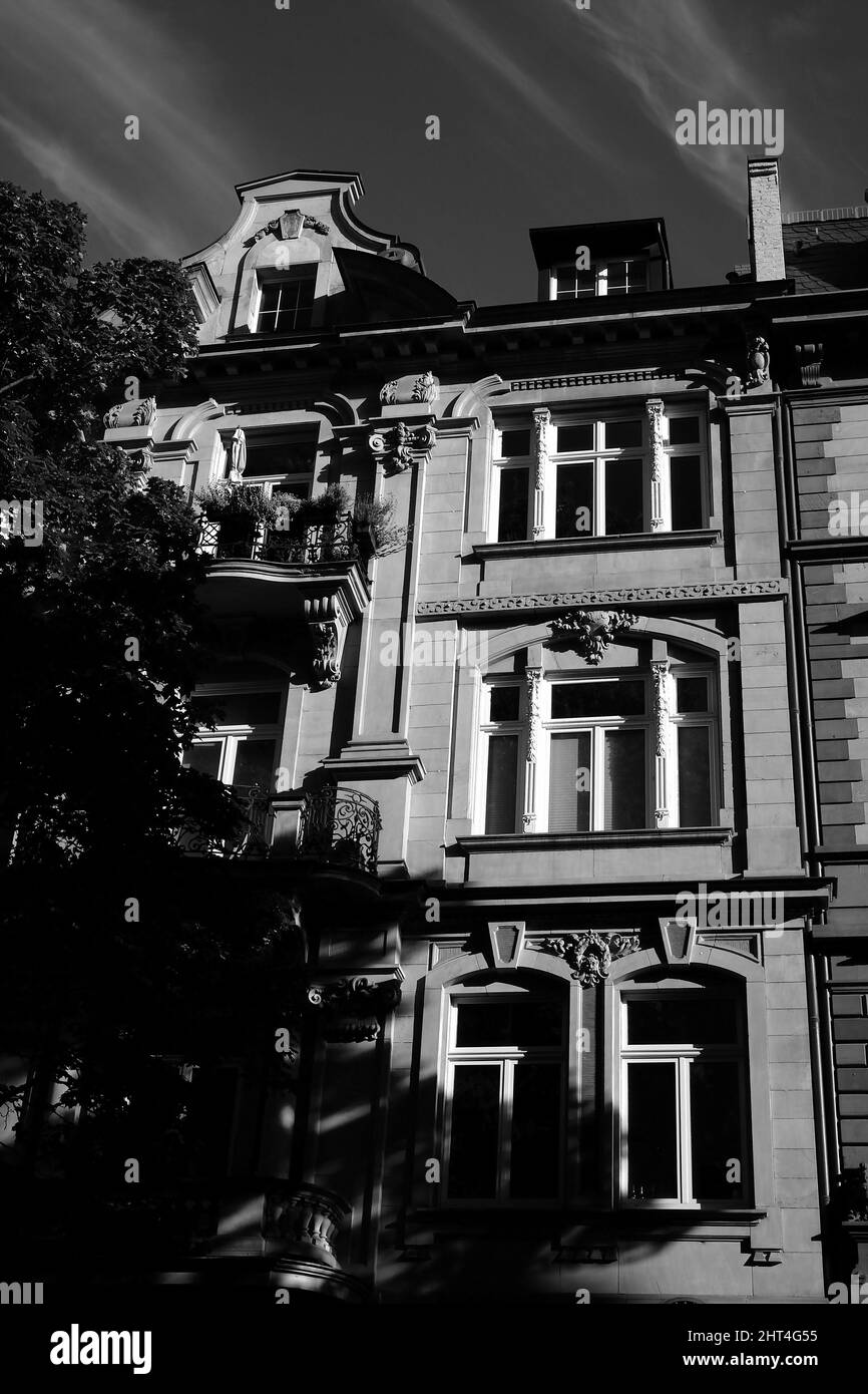 Grayscale shot of an old residential building under a clear sky Stock ...