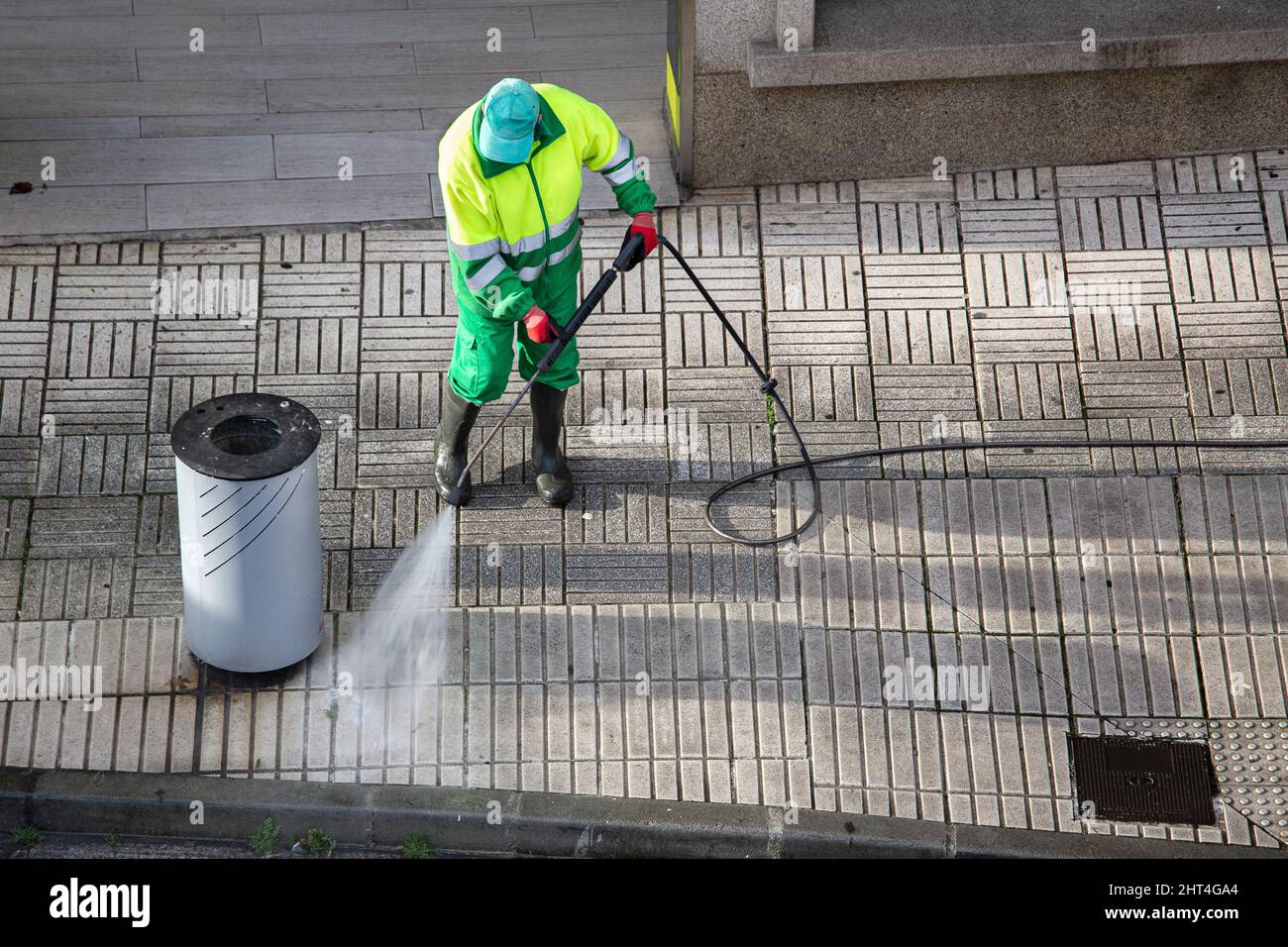 Water street cleaning machine hi-res stock photography and images - Alamy