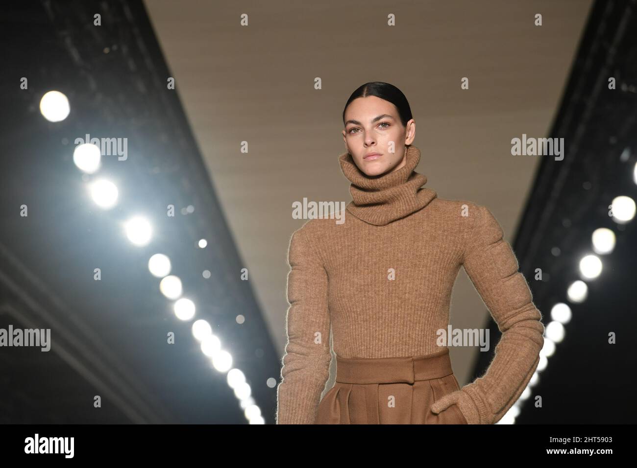 Vittoria Ceretti Milan Fashion Week - Women F/W 22-23 Max Mara Fashion ...