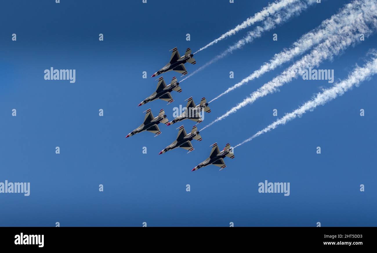 U.S. Air Force Thunderbirds air demonstration a mix of formation flying ...