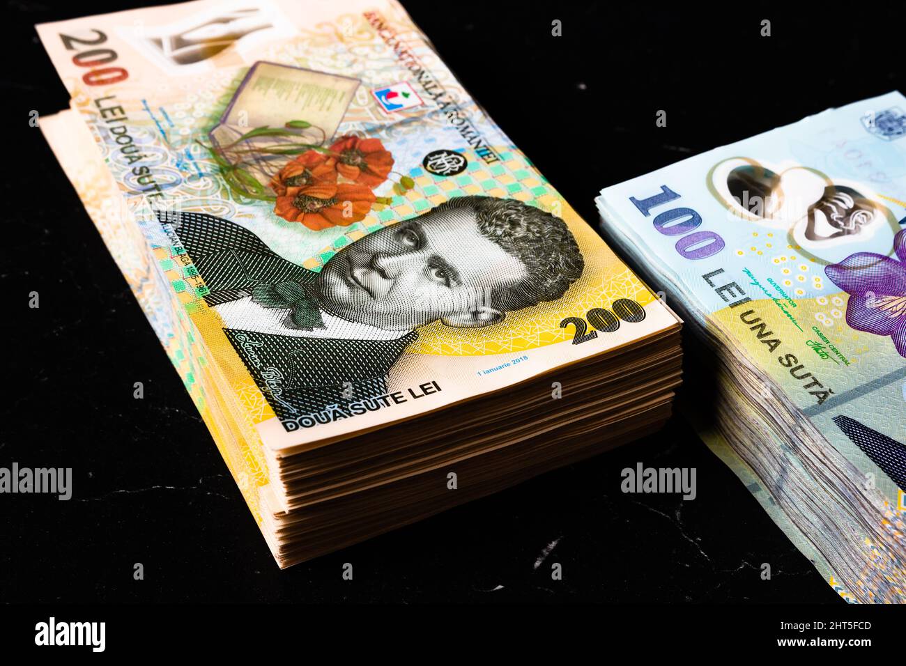 Closeup 100 lei banknote hi-res stock photography and images - Alamy