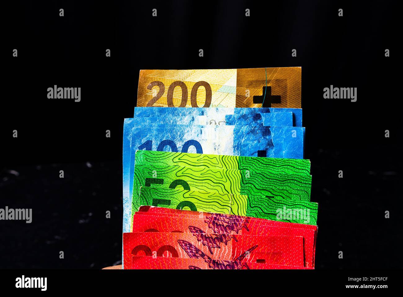 200 swiss franc note hi-res stock photography and images - Alamy