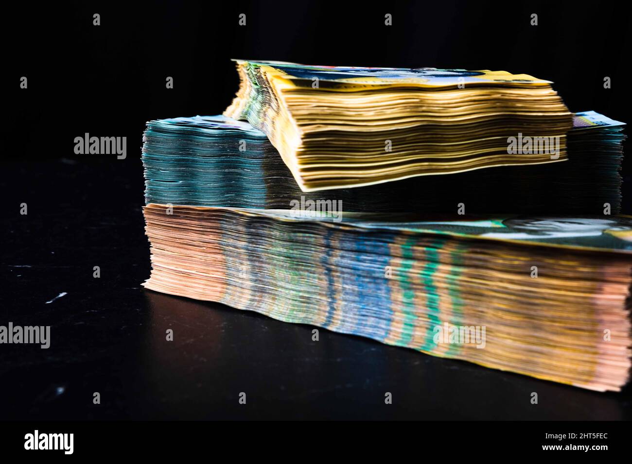 Romanian banknote texture hi-res stock photography and images - Alamy