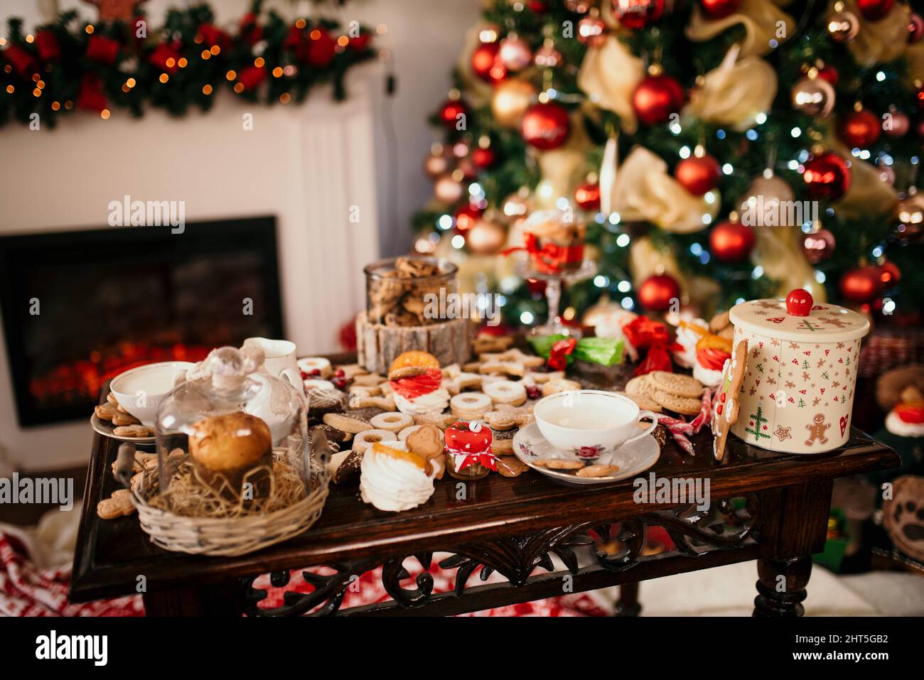 Christmas table with decorations for family gatherings Stock Photo - Alamy