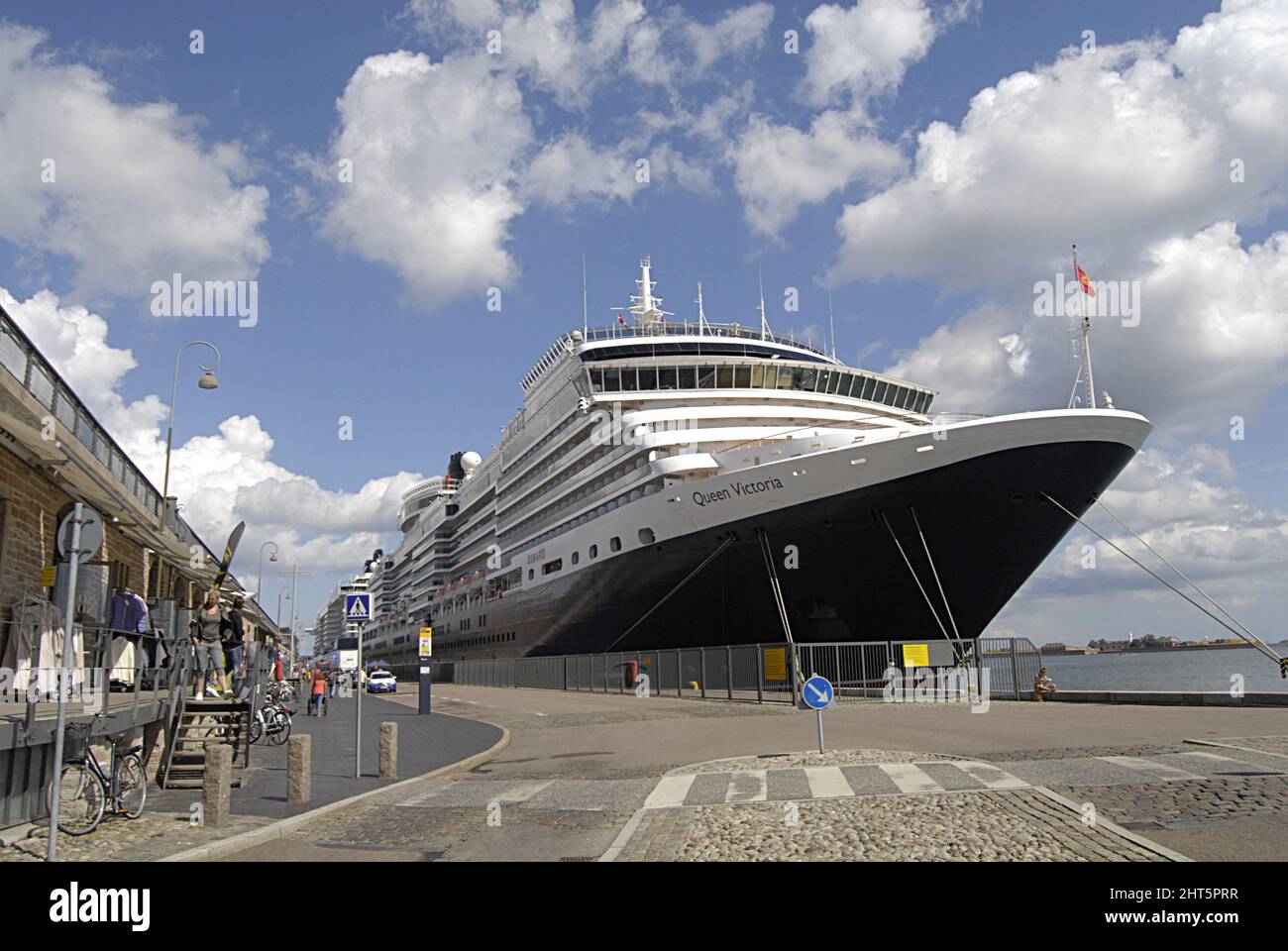 Copenhagen / Denmark. Cruise ship Queen Victoria duck at langeline kaj ...