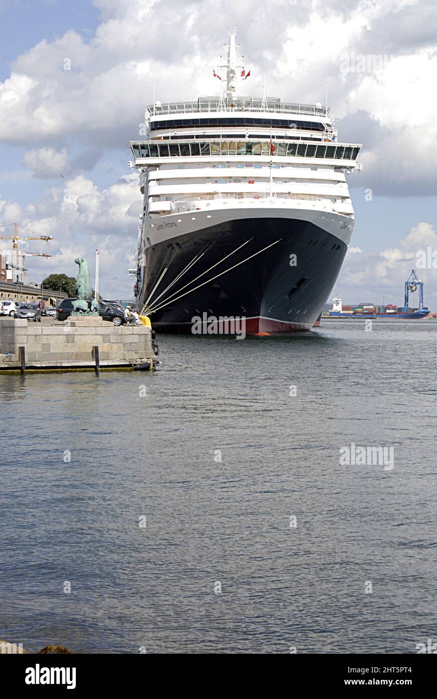 Copenhagen / Denmark. Cruise ship Queen Victoria duck at langeline kaj ...