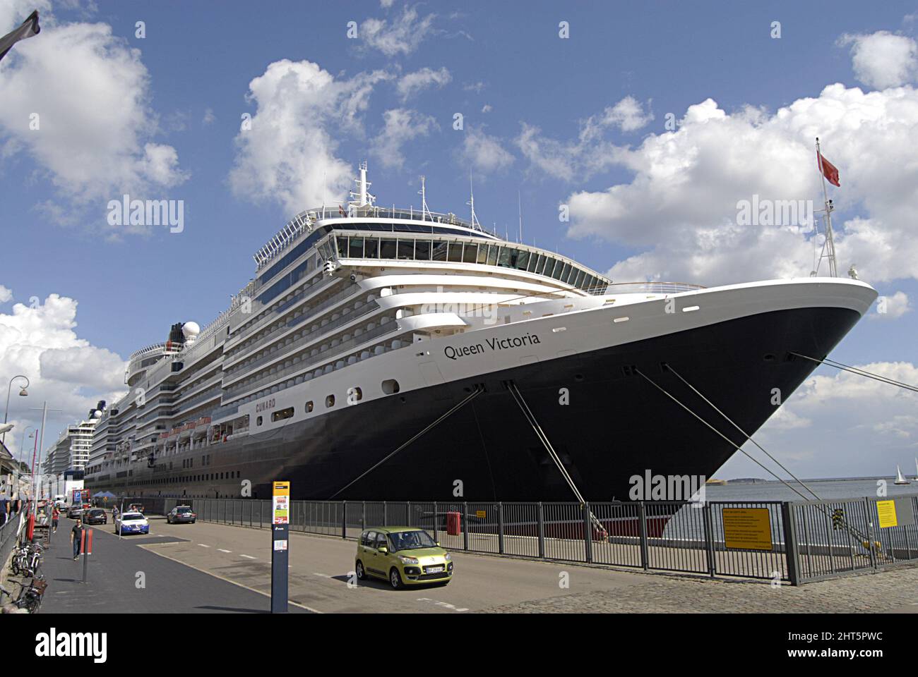 Copenhagen / Denmark. Cruise ship Queen Victoria duck at langeline kaj ...