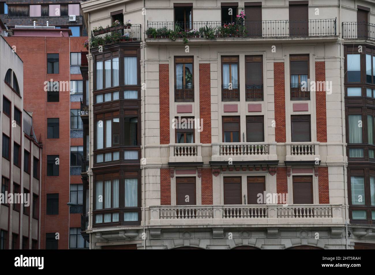 Beautiful view of a modern building with windows Stock Photo - Alamy