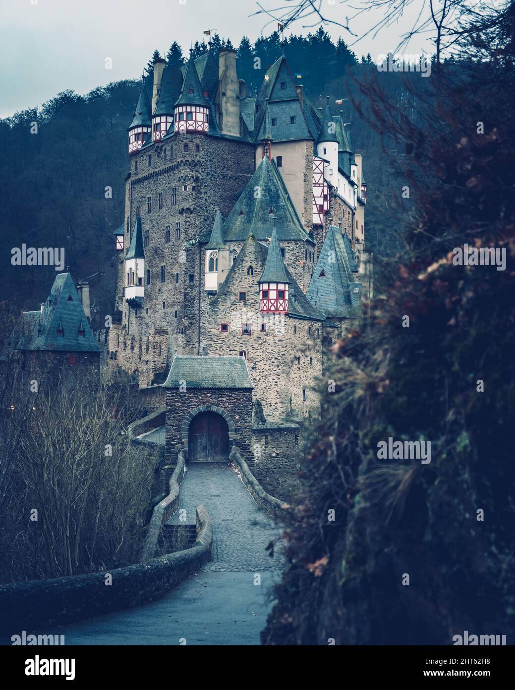 burg eltz castle medieval Stock Photo - Alamy
