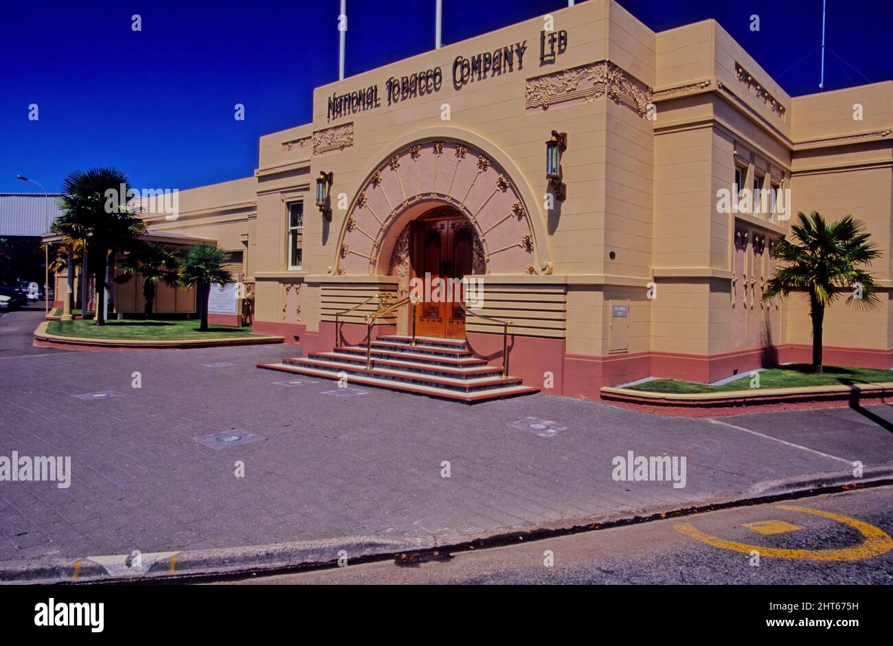 Napier, is a city on the eastern coast of the North Island of New ...