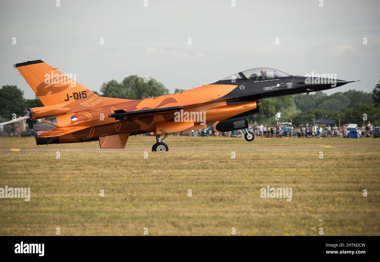 Dutch F-16 solo display team Stock Photo - Alamy