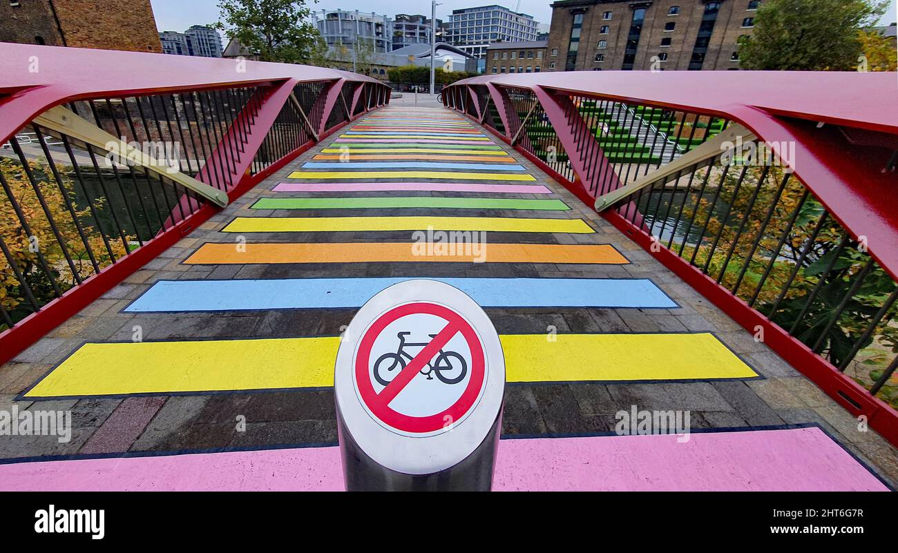 Empty colorful footbridge over a canal near Kings Cross Stock Photo - Alamy